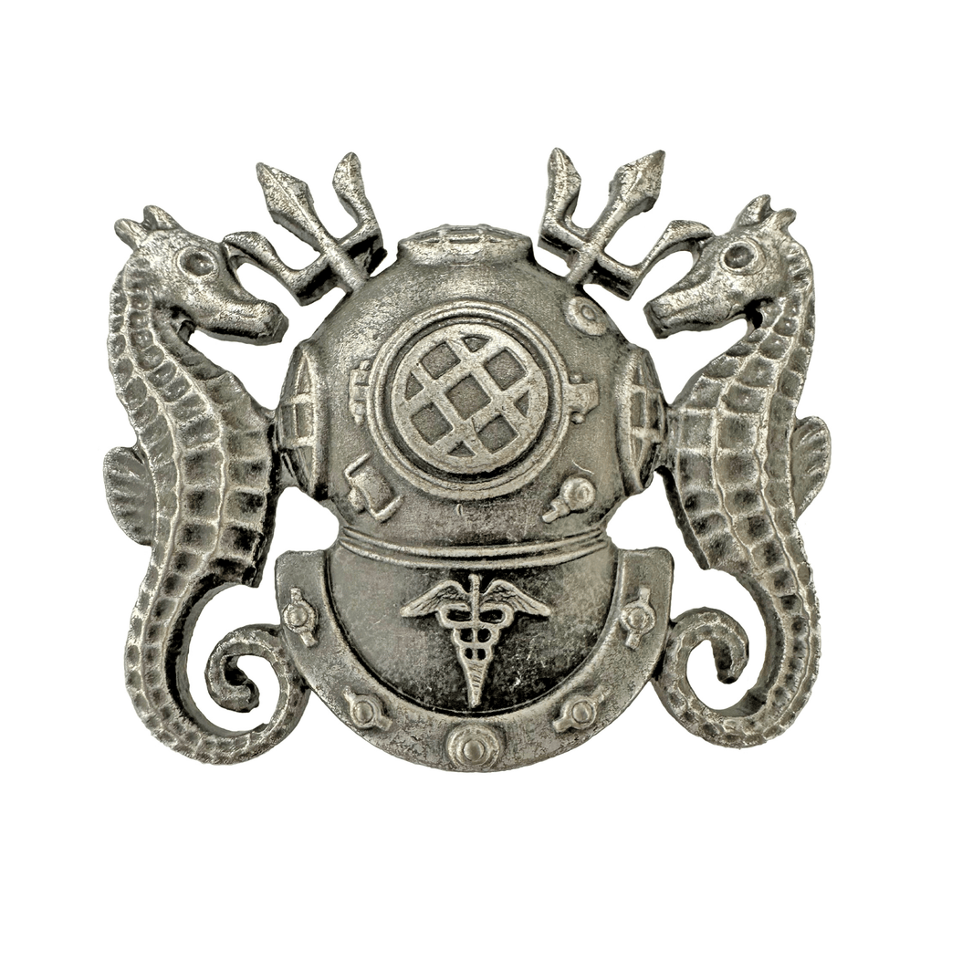 NAVY COLLAR DEVICE